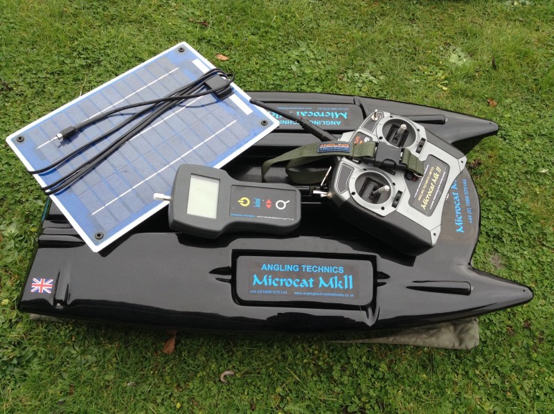 Angling technics microcat Mk2 with echo sounder | miles81